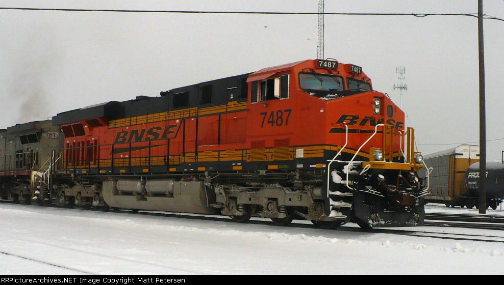 BNSF 7487